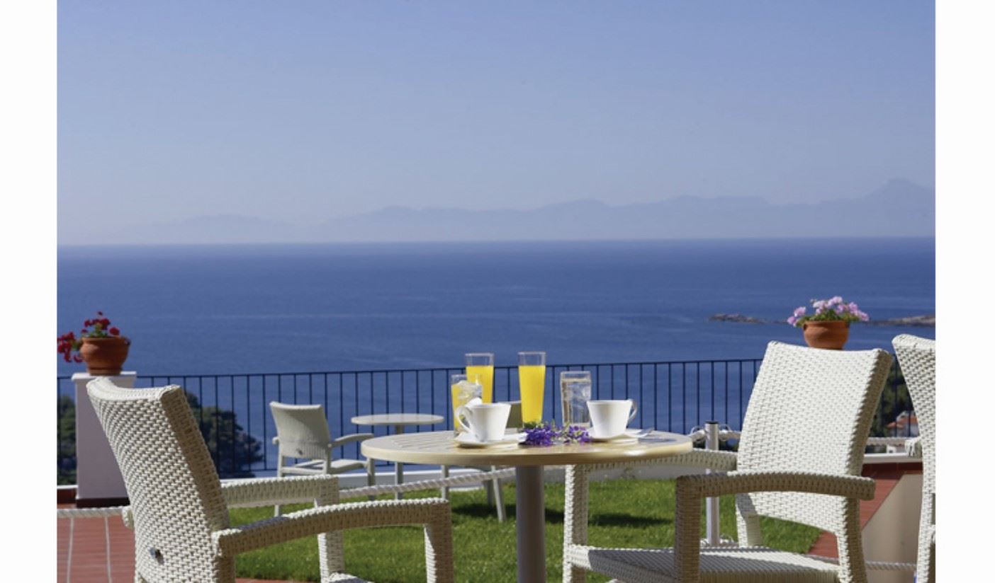 Atrium Hotel, Near Patitiri, Alonissos | Sunvil.co.uk